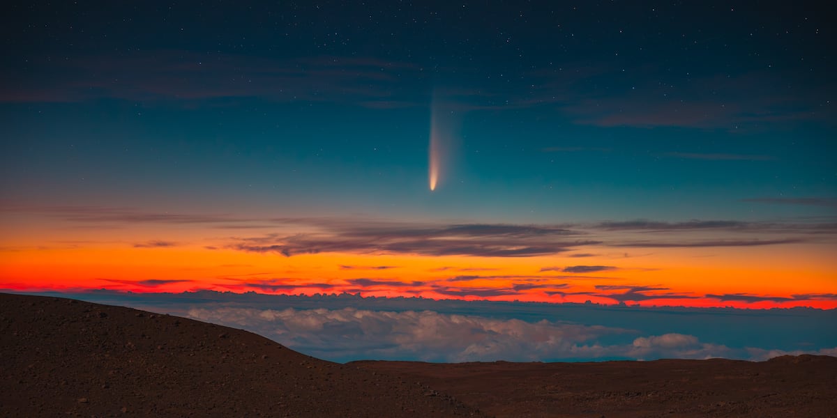 Stargazers capture ‘comet of the century’ soaring over Hawaii Stargazers capture ‘comet of the century’ soaring over Hawaii